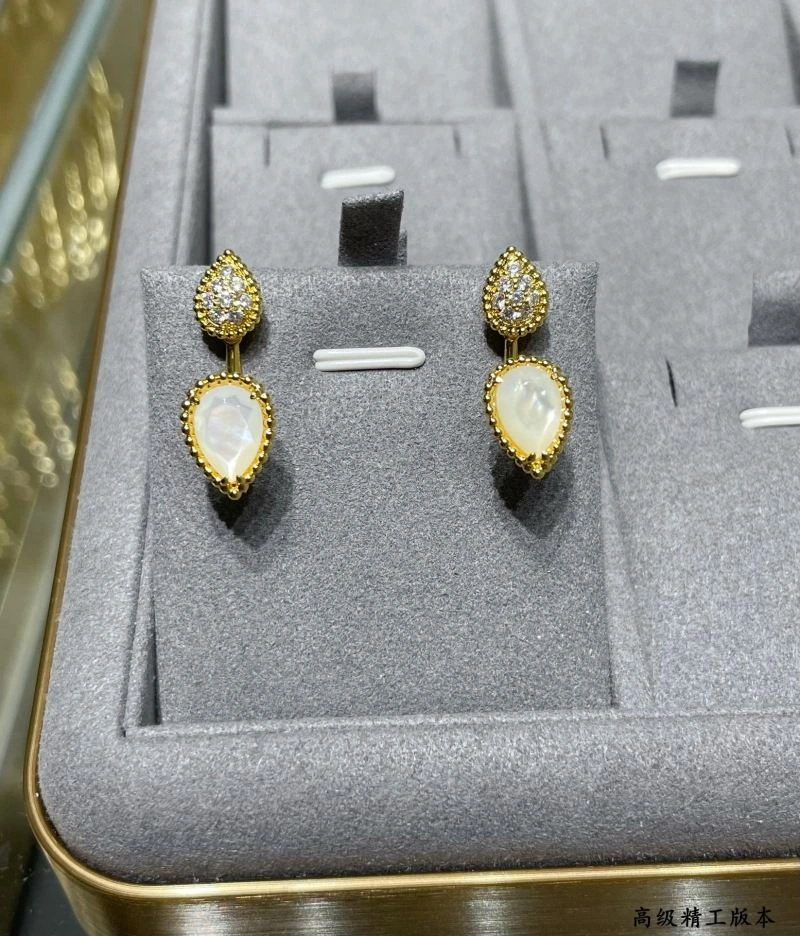 Accurate model Boucheron Earrings