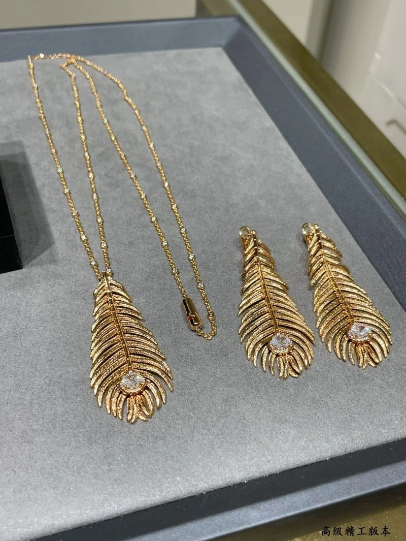 Inexpensive Boucheron Earrings