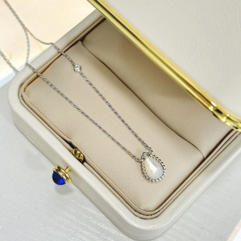 Accurate model Boucheron Necklaces