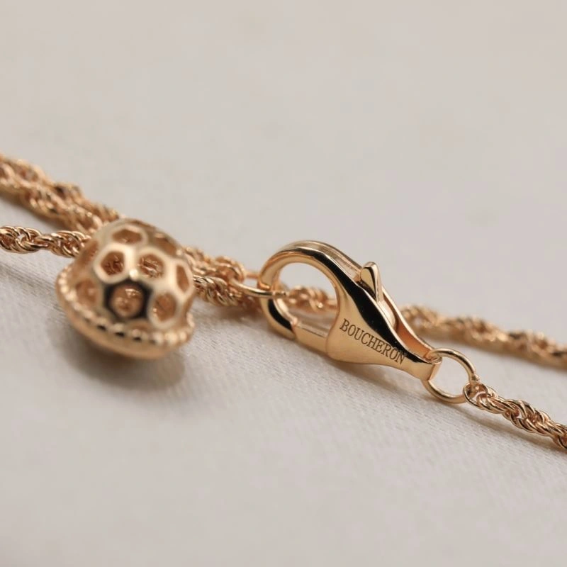 Top mirror Boucheron Necklaces
