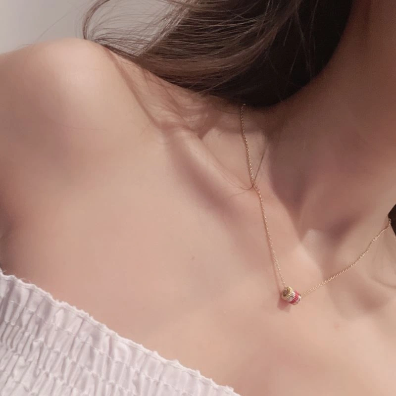 Low-cost Boucheron Necklaces