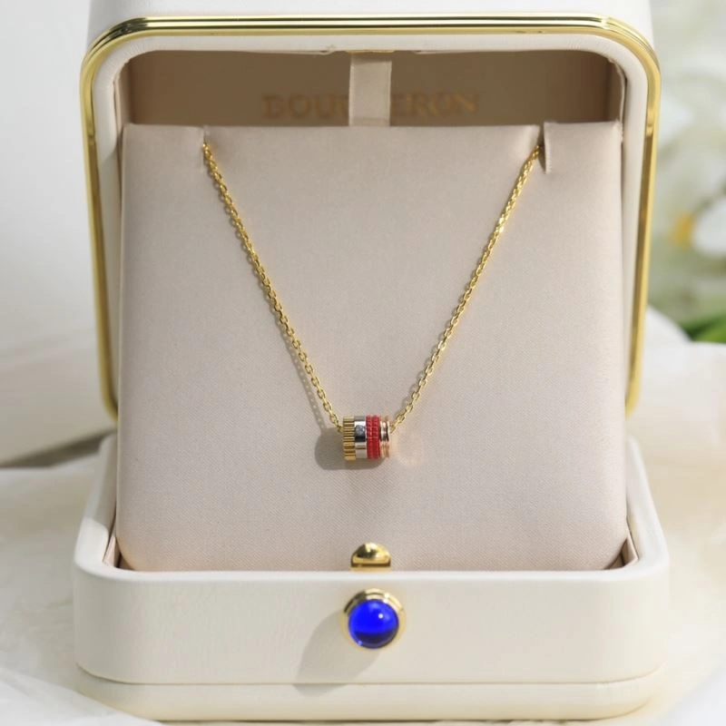 Low-cost Boucheron Necklaces