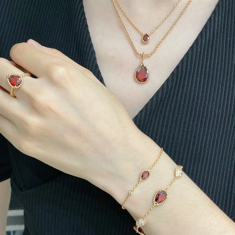 Bargain Boucheron Necklaces