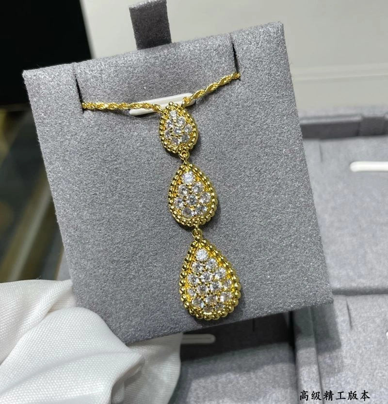 Cut-rate Boucheron Necklaces