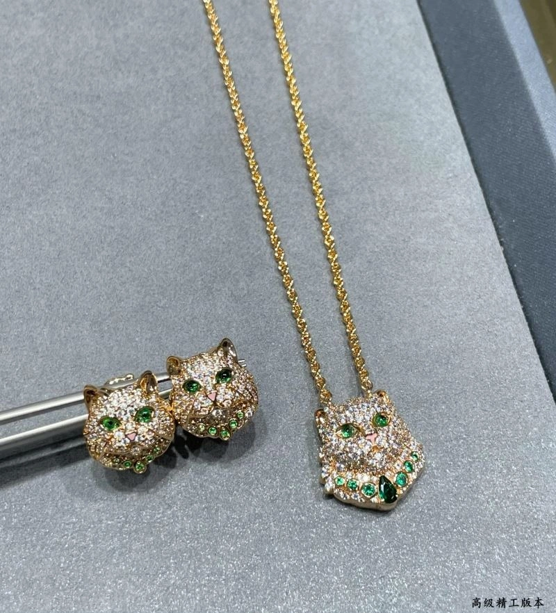 Top match Boucheron Necklaces