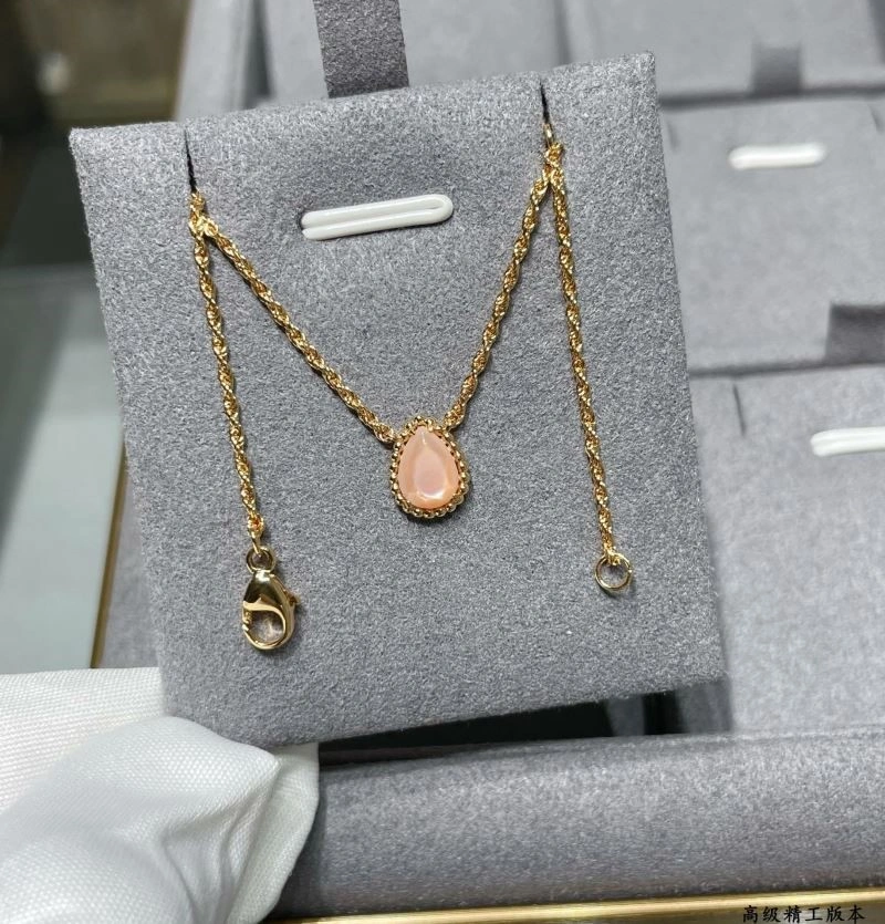 Low-cost Boucheron Necklaces