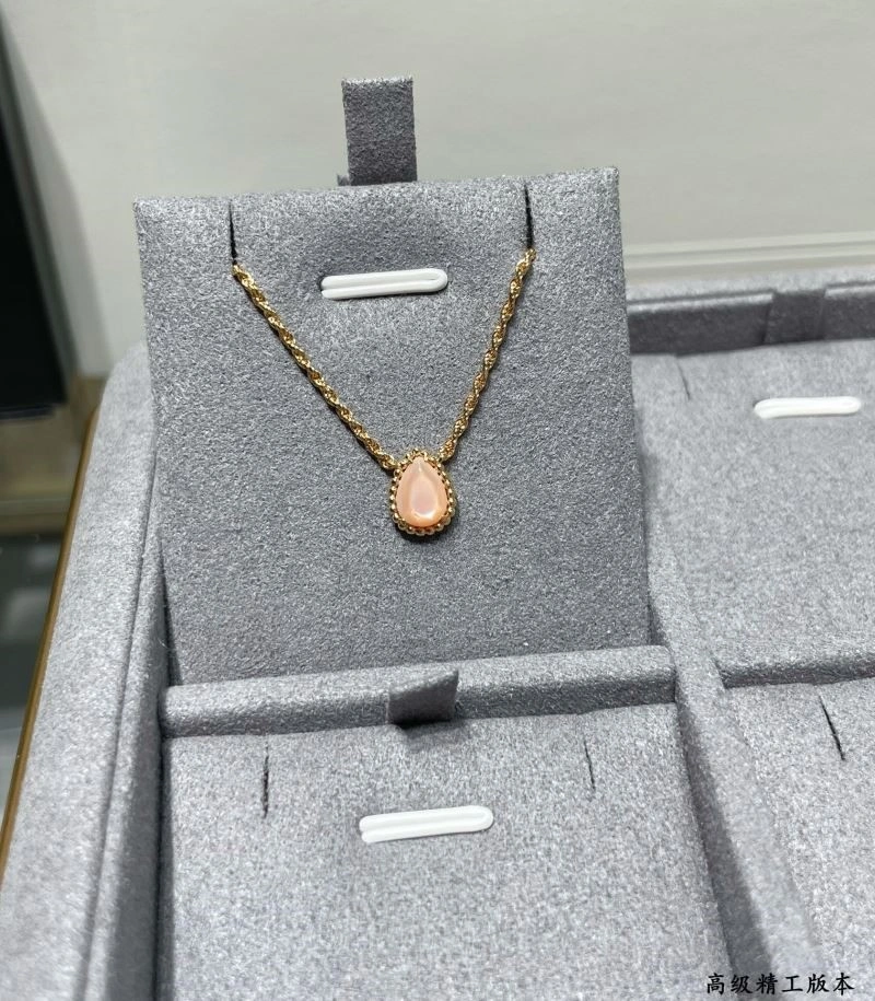Low-cost Boucheron Necklaces