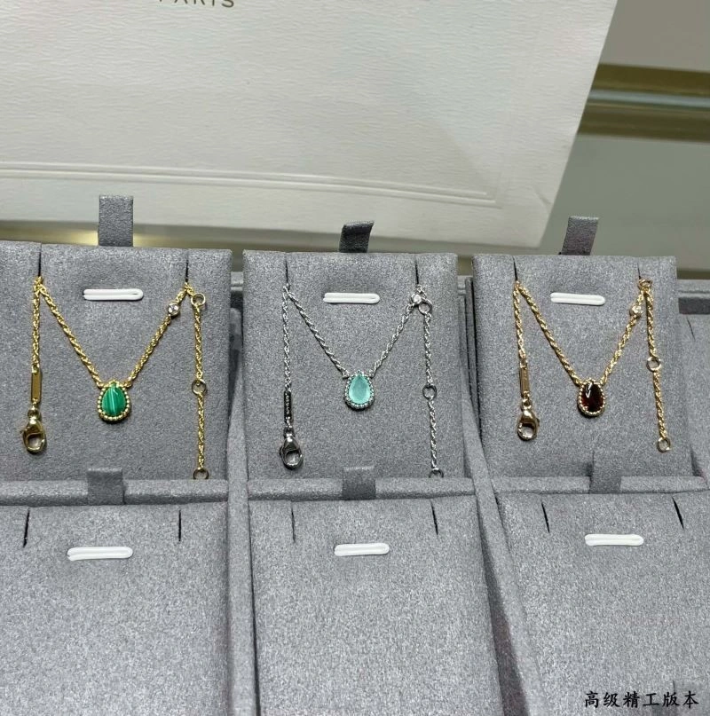 Top mirror Boucheron Necklaces