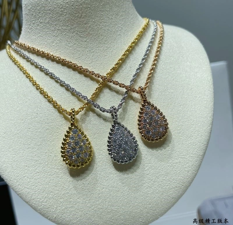Low-cost Boucheron Necklaces
