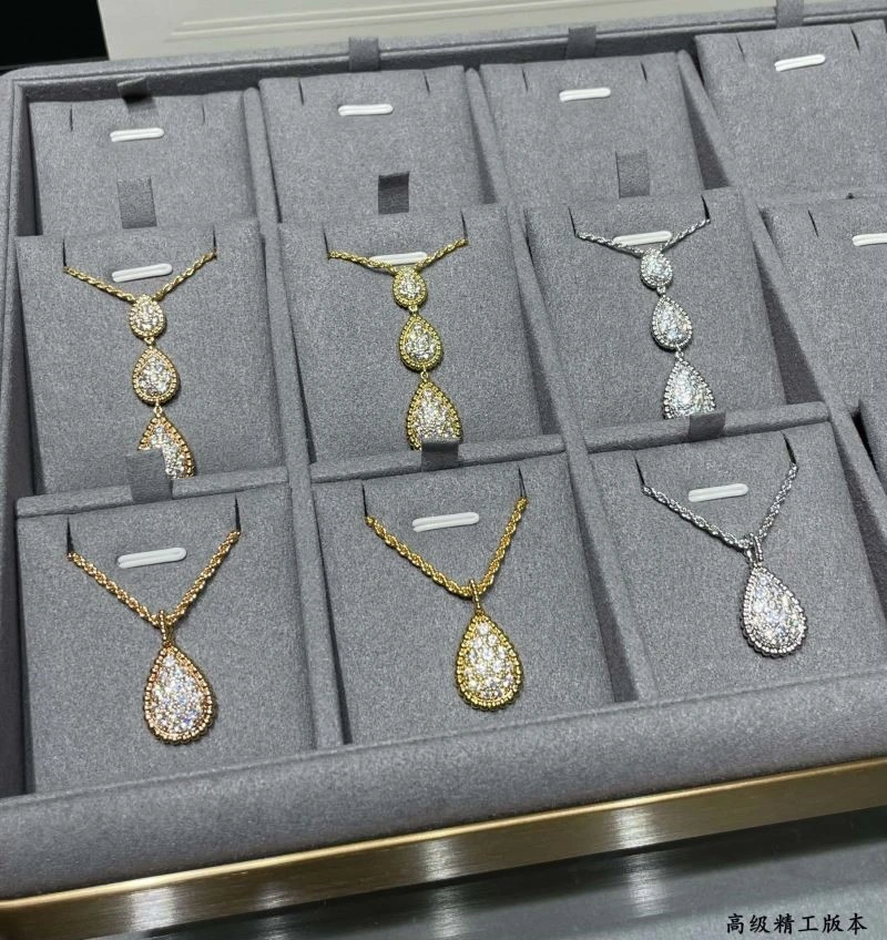 Low-cost Boucheron Necklaces