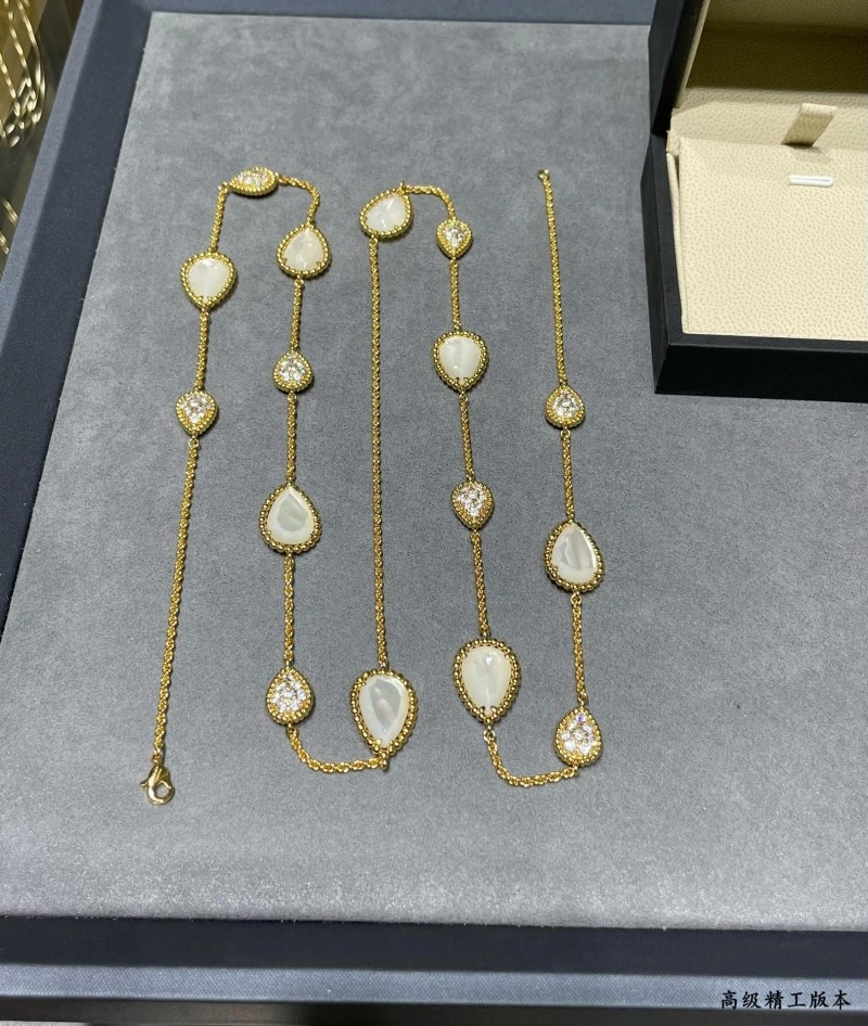 Top match Boucheron Necklaces
