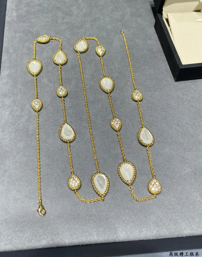 Top match Boucheron Necklaces