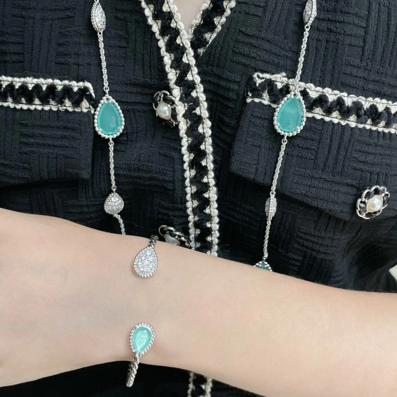 Low-cost Boucheron Necklaces