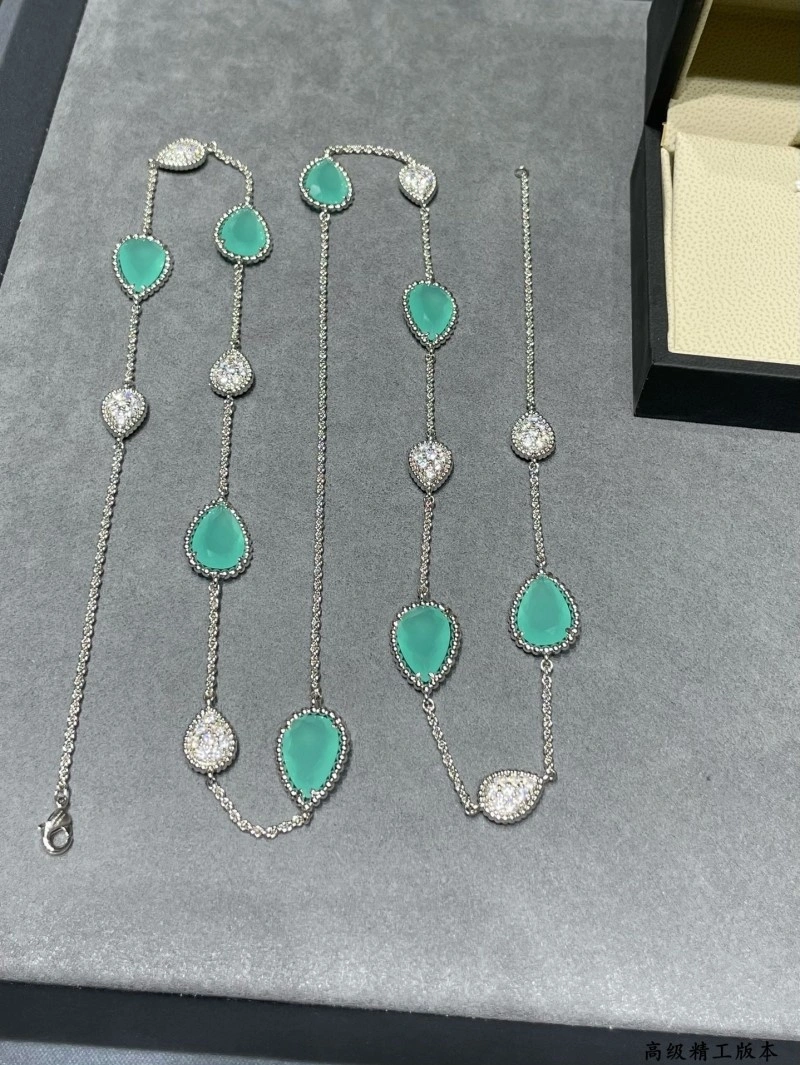 Low-cost Boucheron Necklaces