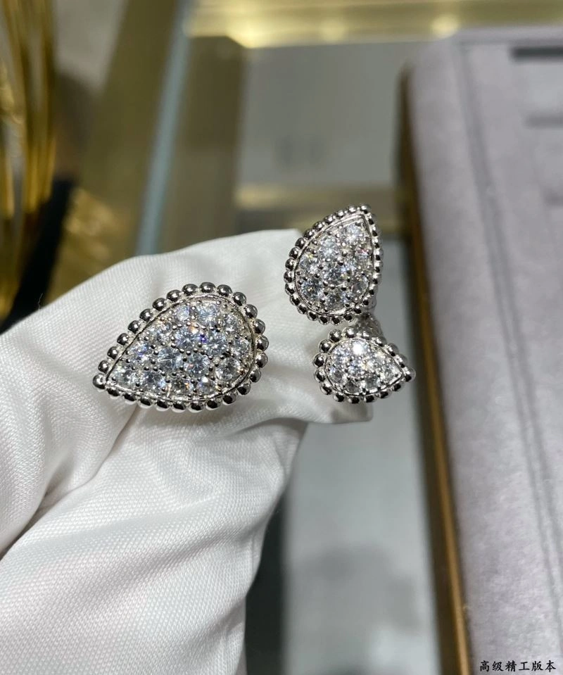 Cut-rate Boucheron Rings