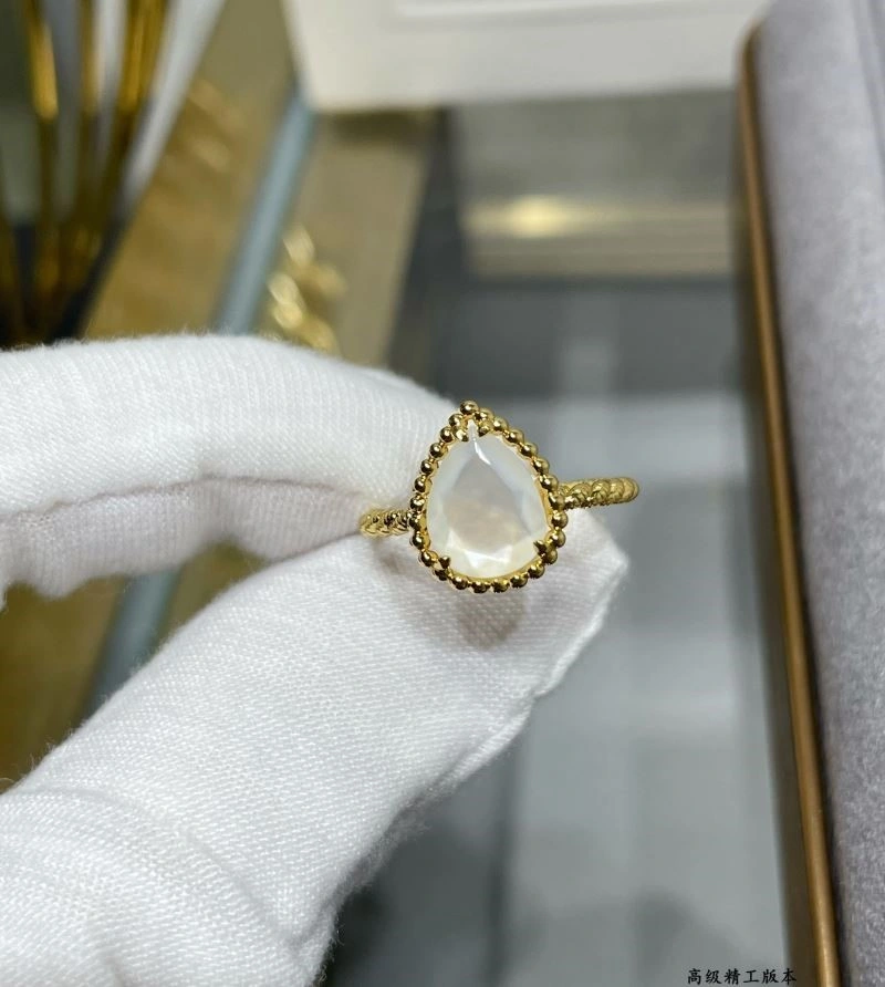 Exact replica Boucheron Rings