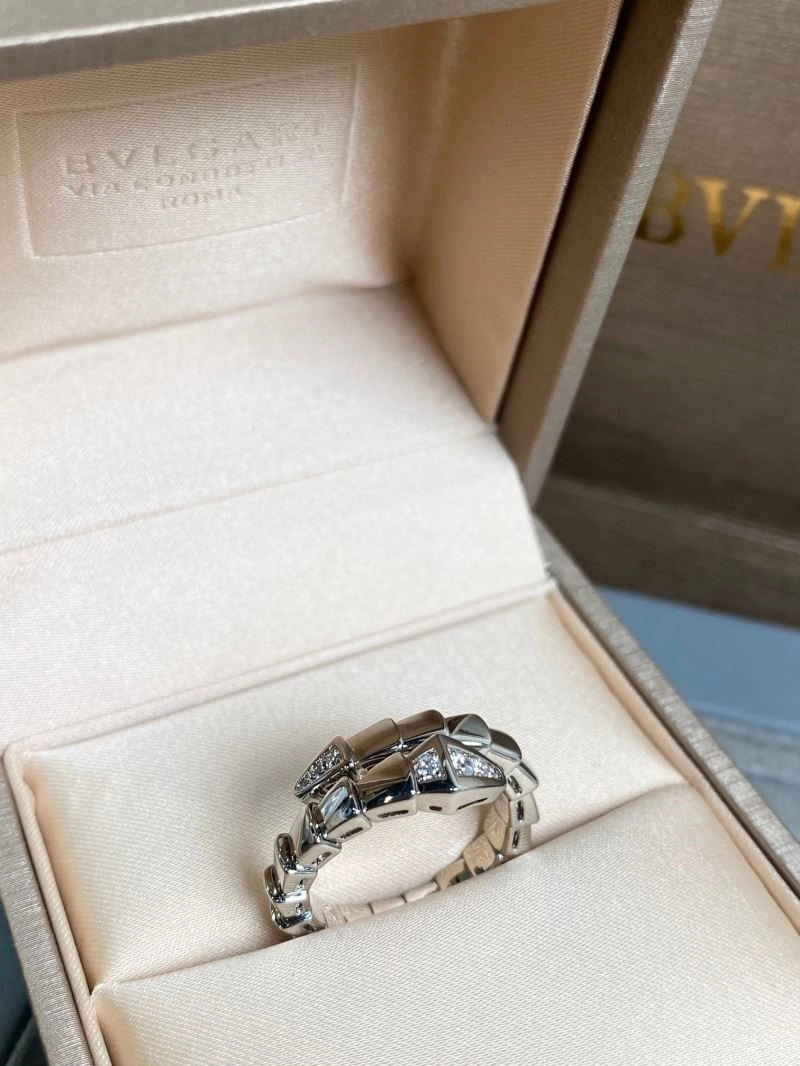 Inexpensive Boucheron Rings