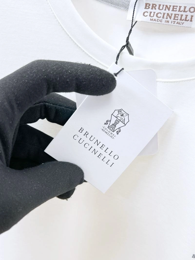 Accurate model Brunello Cucinelli T-Shirts