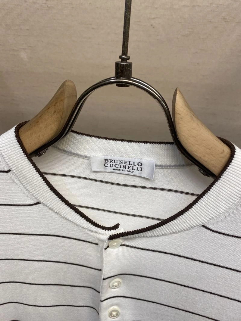 Accurate model Brunello Cucinelli T-Shirts