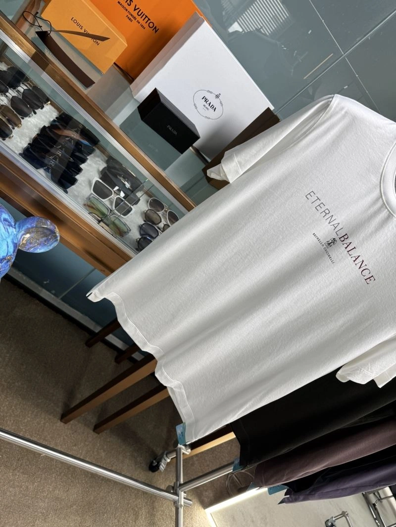 Accurate model Brunello Cucinelli T-Shirts