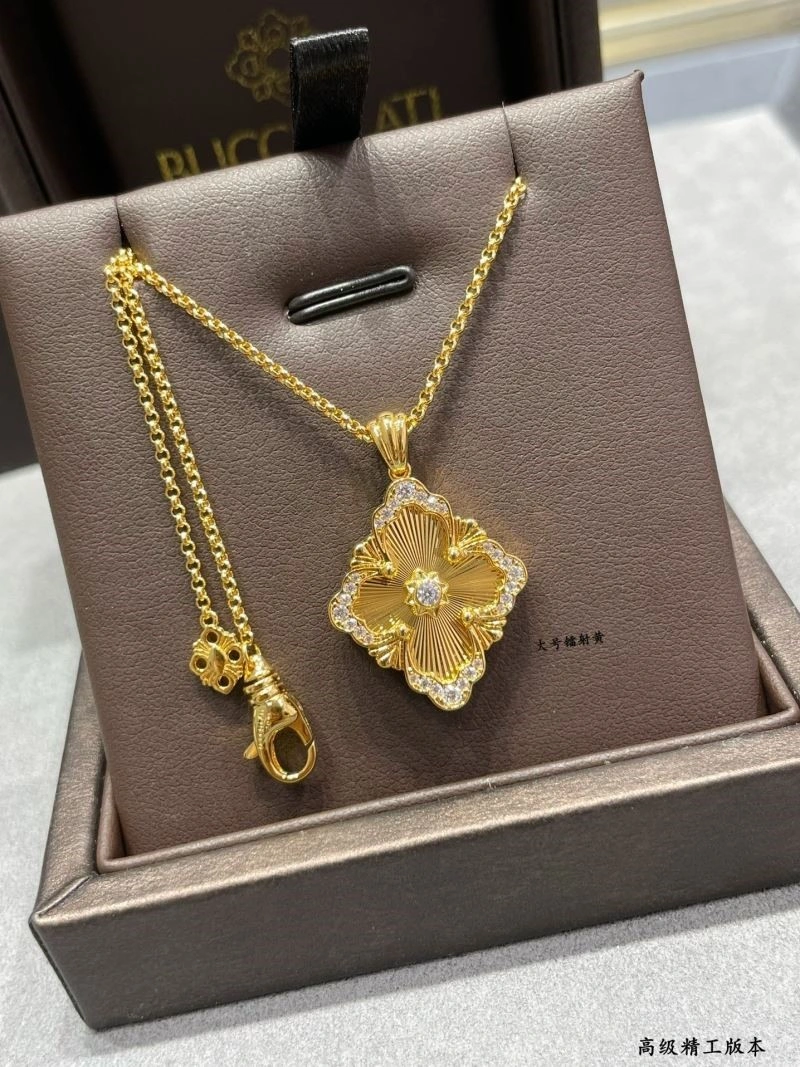 Top match Buccellati Necklaces