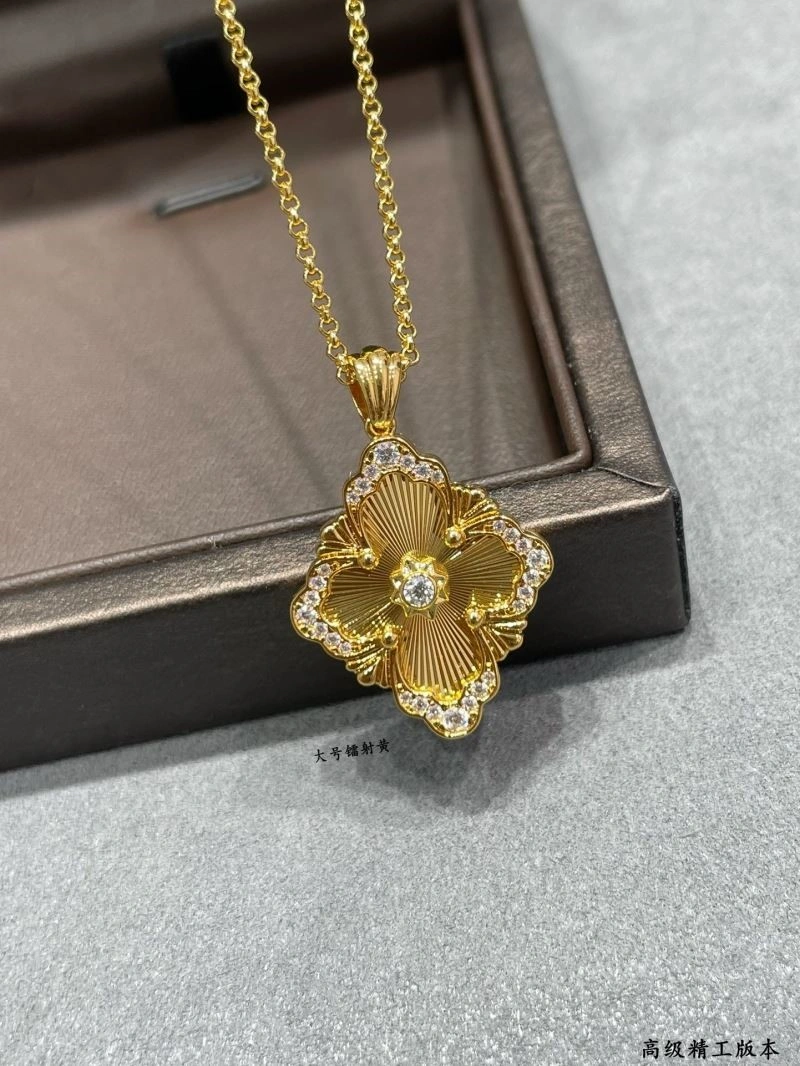 Top match Buccellati Necklaces