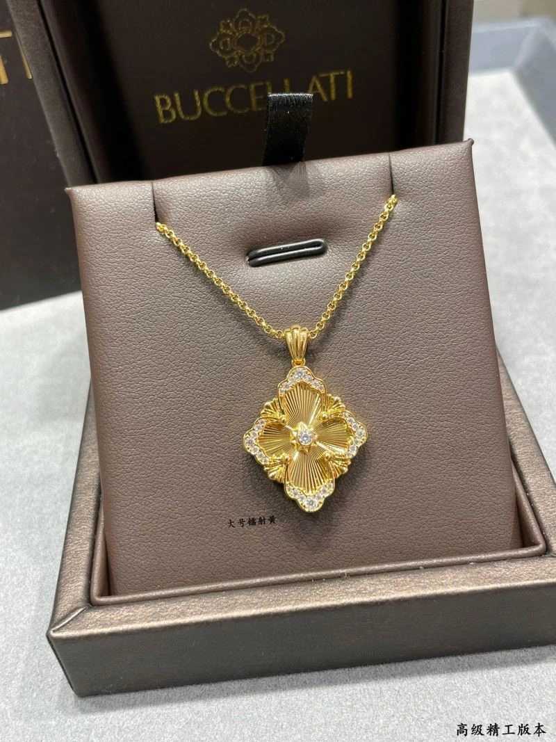 Top match Buccellati Necklaces