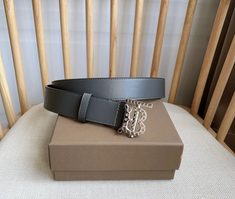 Accurate model Burberry Belts