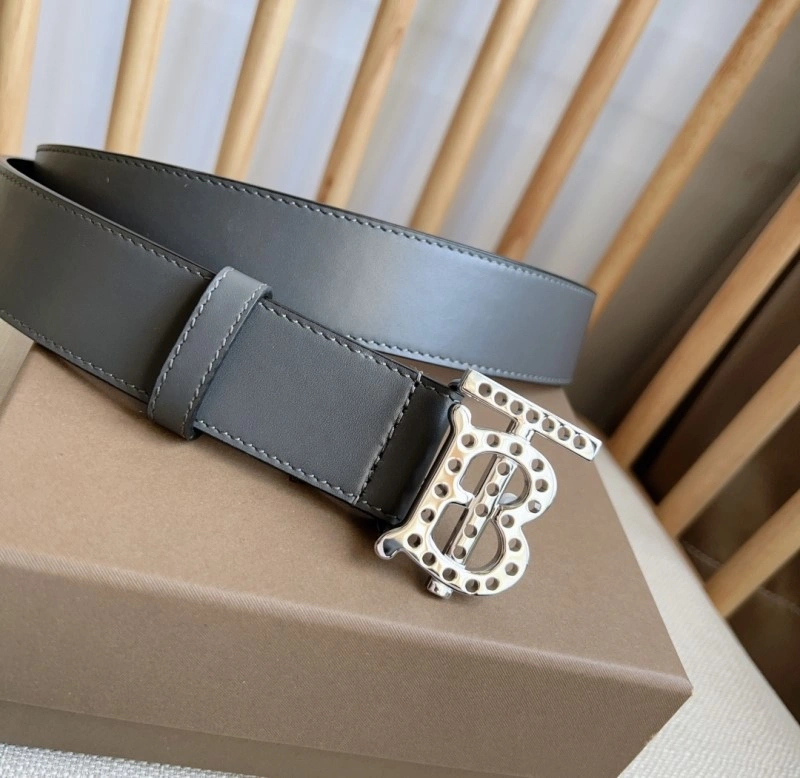 Accurate model Burberry Belts