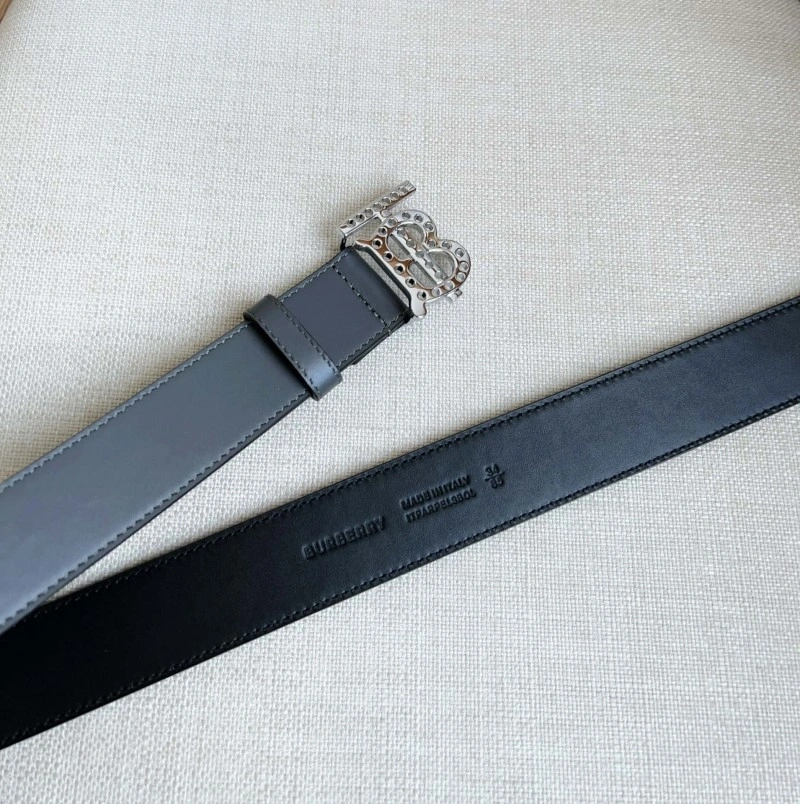 Accurate model Burberry Belts