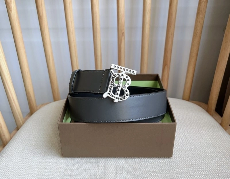 Accurate model Burberry Belts