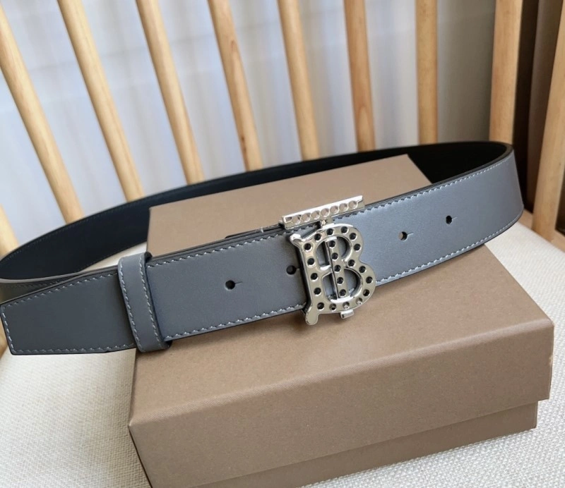 Accurate model Burberry Belts