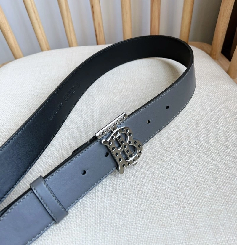Accurate model Burberry Belts