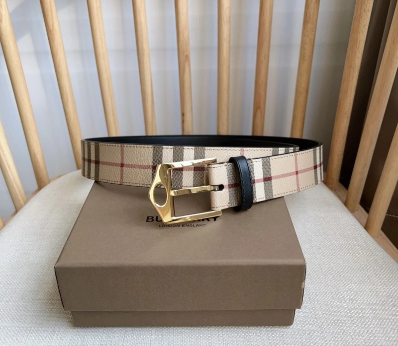 Accurate model Burberry Belts