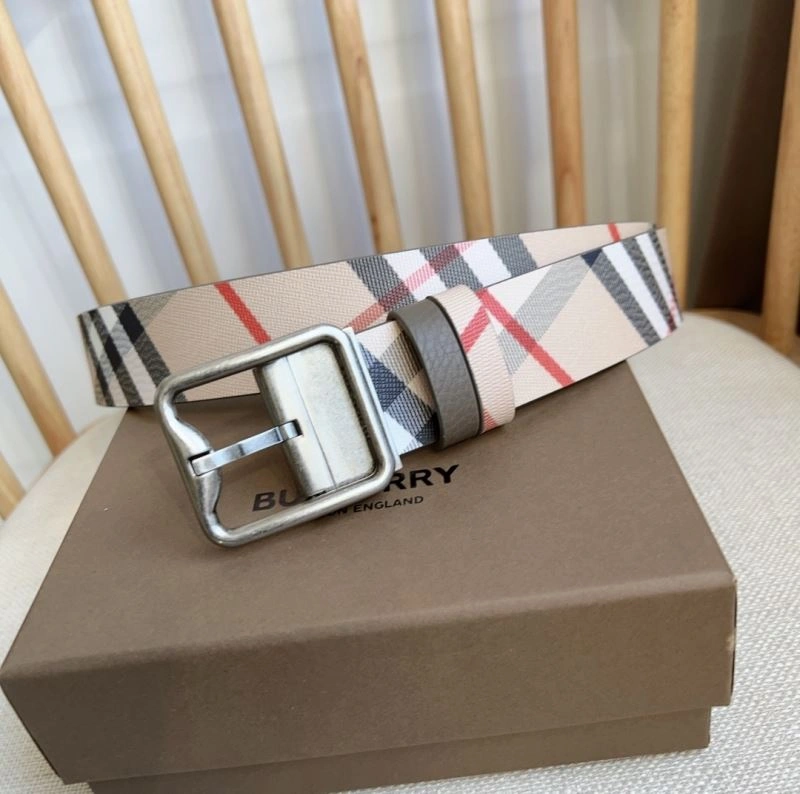 Accurate model Burberry Belts