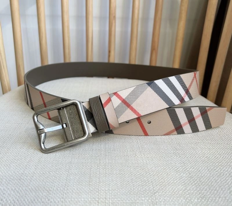 Accurate model Burberry Belts