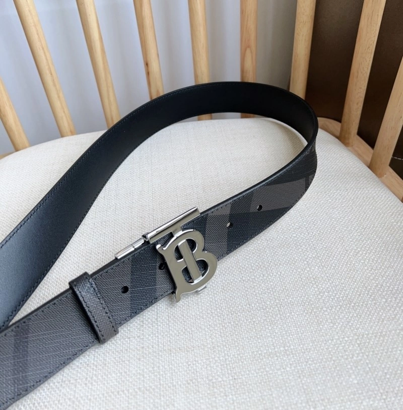 Top mirror Burberry Belts