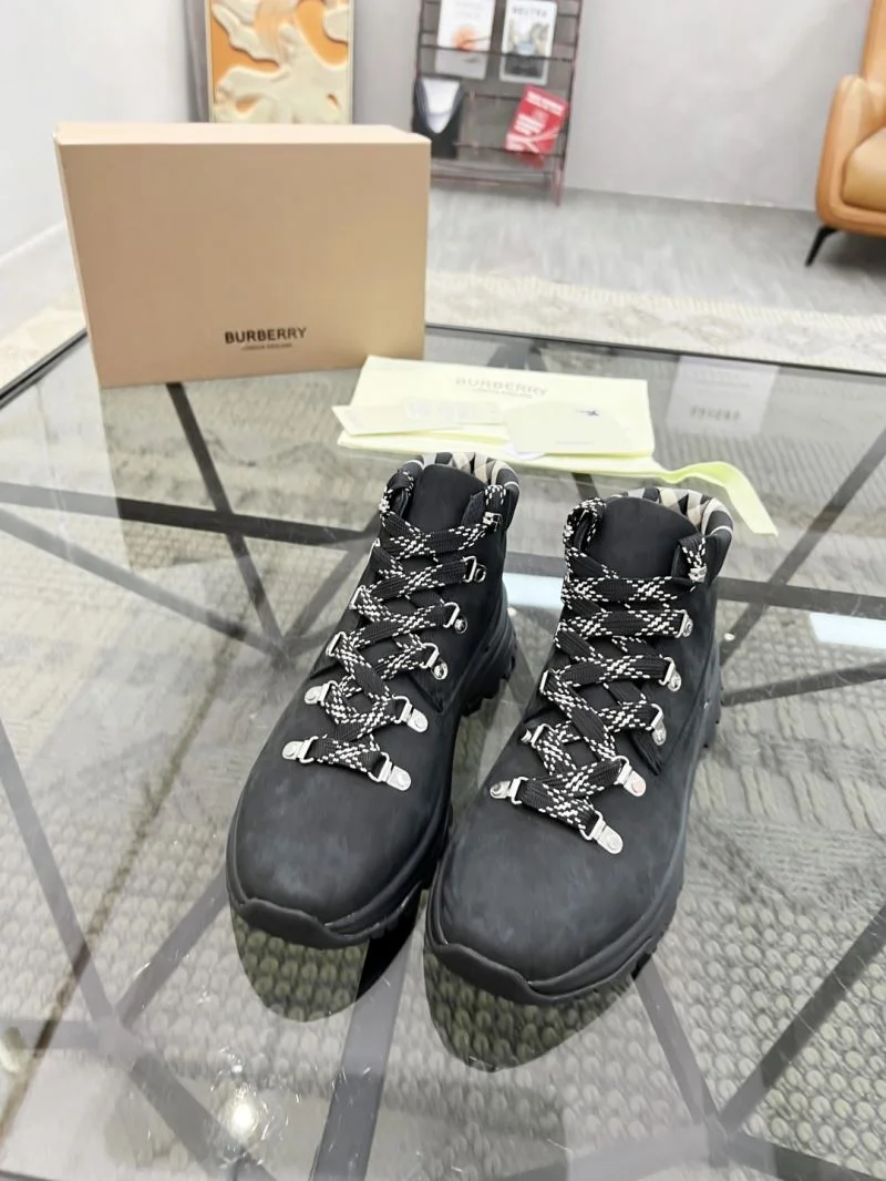 Low-cost Burberry Boots