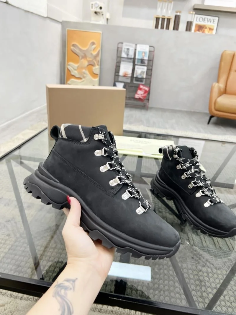 Low-cost Burberry Boots
