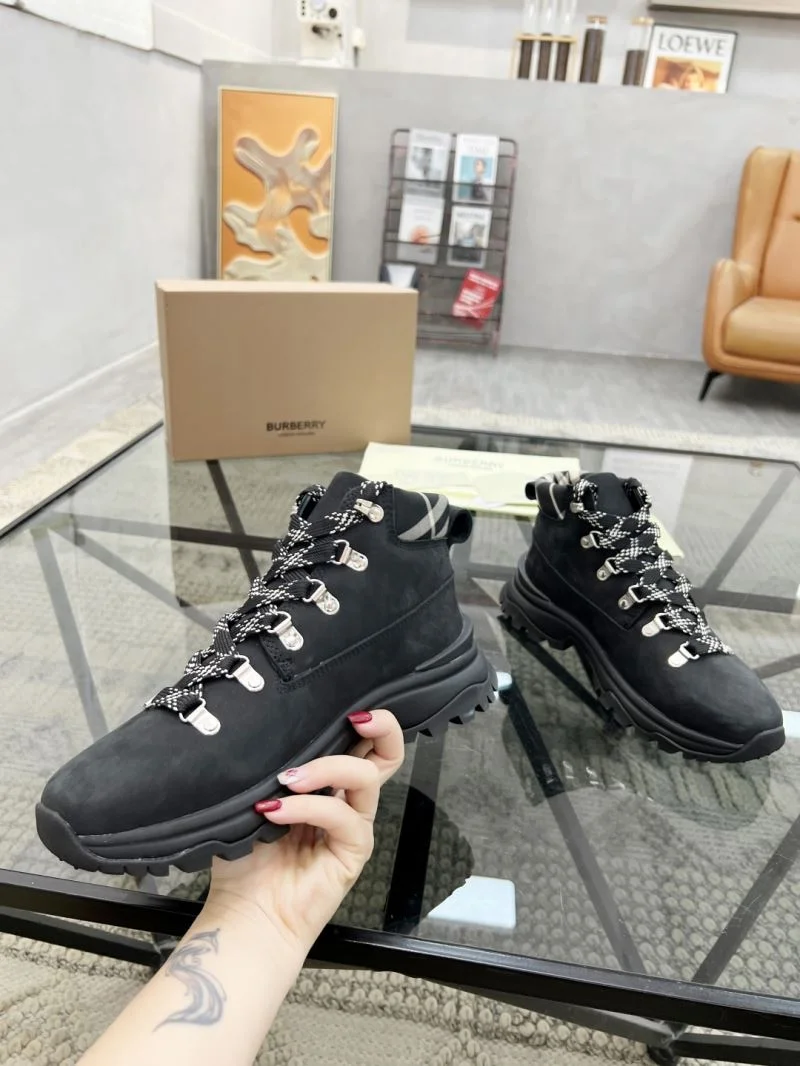 Low-cost Burberry Boots