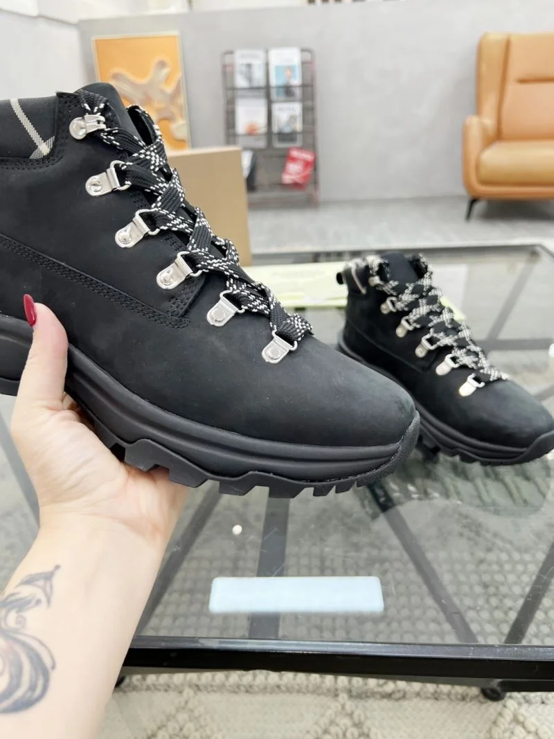 Low-cost Burberry Boots