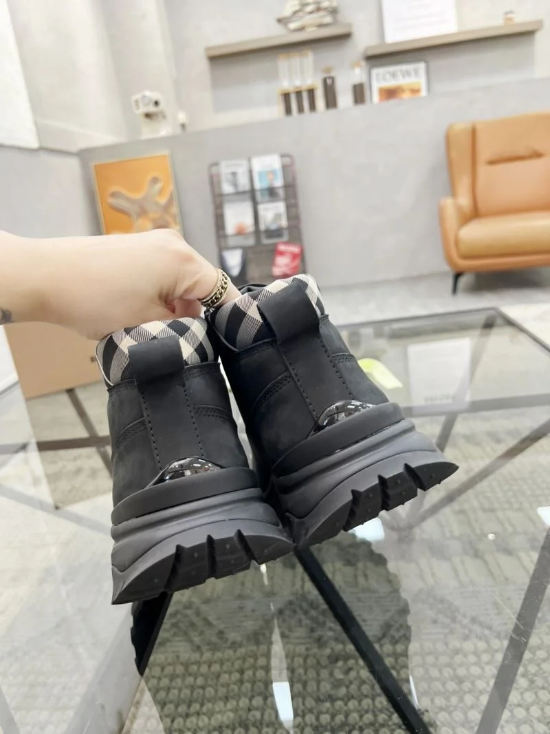 Low-cost Burberry Boots