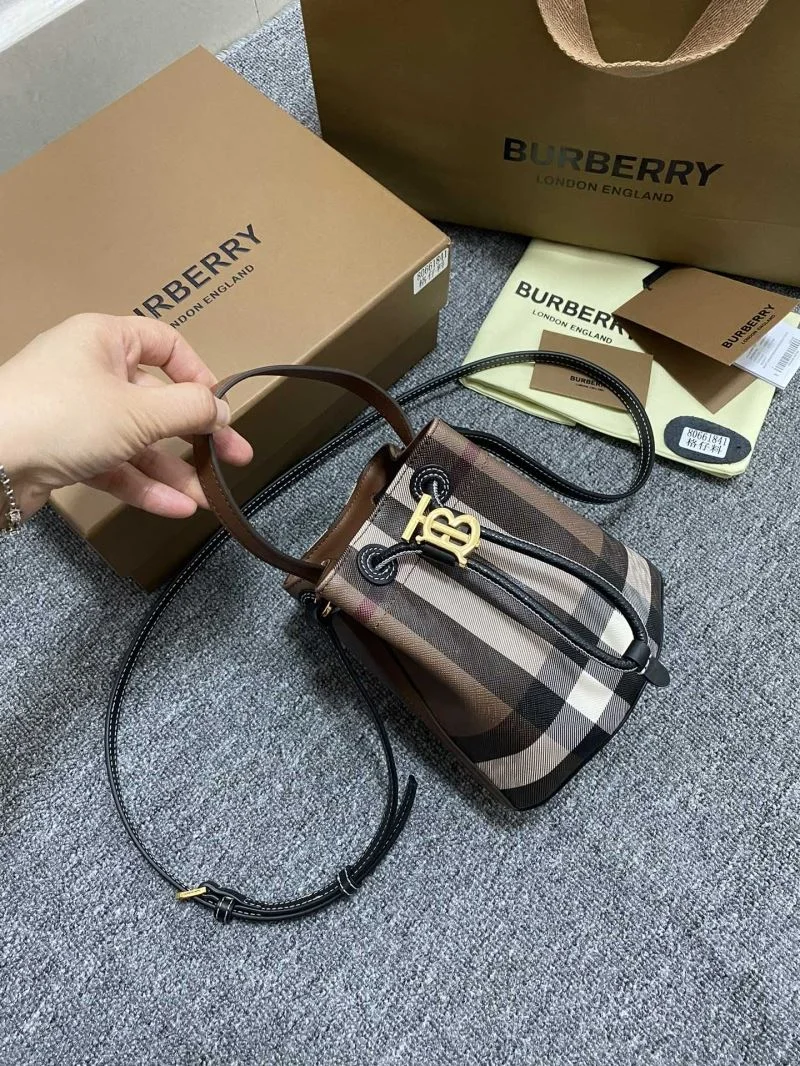 High accuracy Burberry Bucket Bags