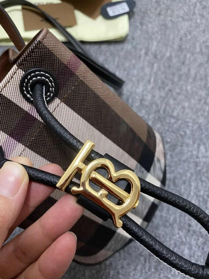 High accuracy Burberry Bucket Bags