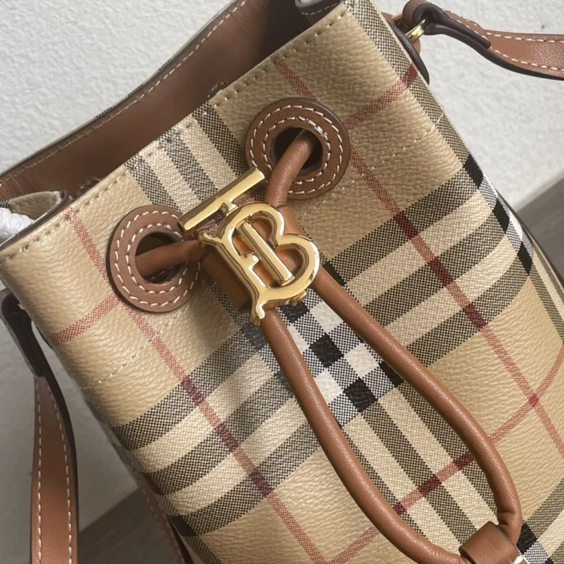 Accurate model Burberry Bucket Bags