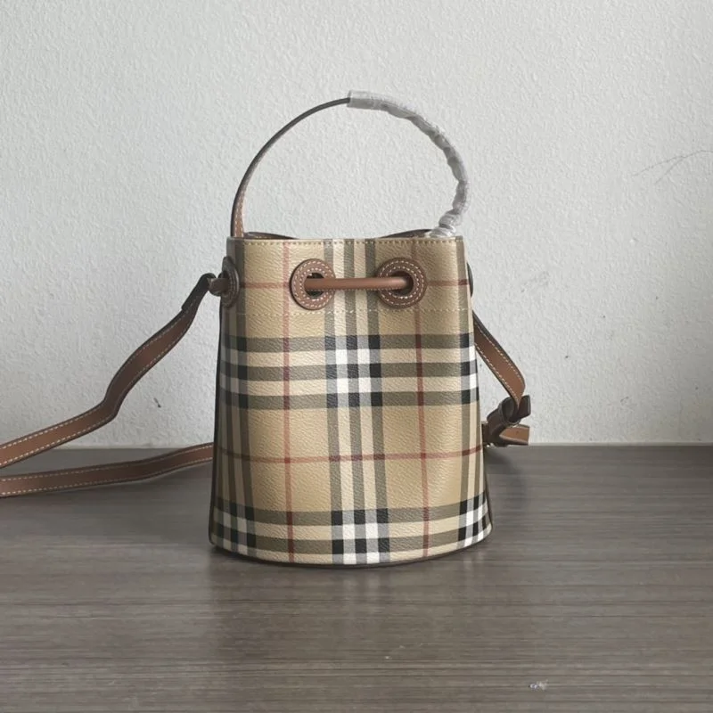 Accurate model Burberry Bucket Bags