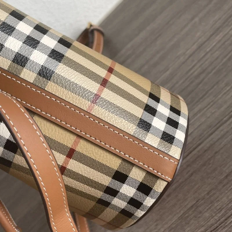 Accurate model Burberry Bucket Bags
