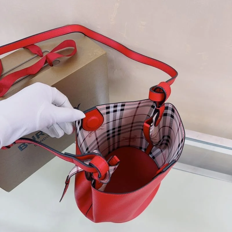 High accuracy Burberry Bucket Bags