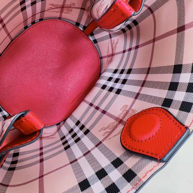 High accuracy Burberry Bucket Bags