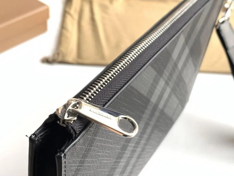 Brand-original Burberry Clutch Bags